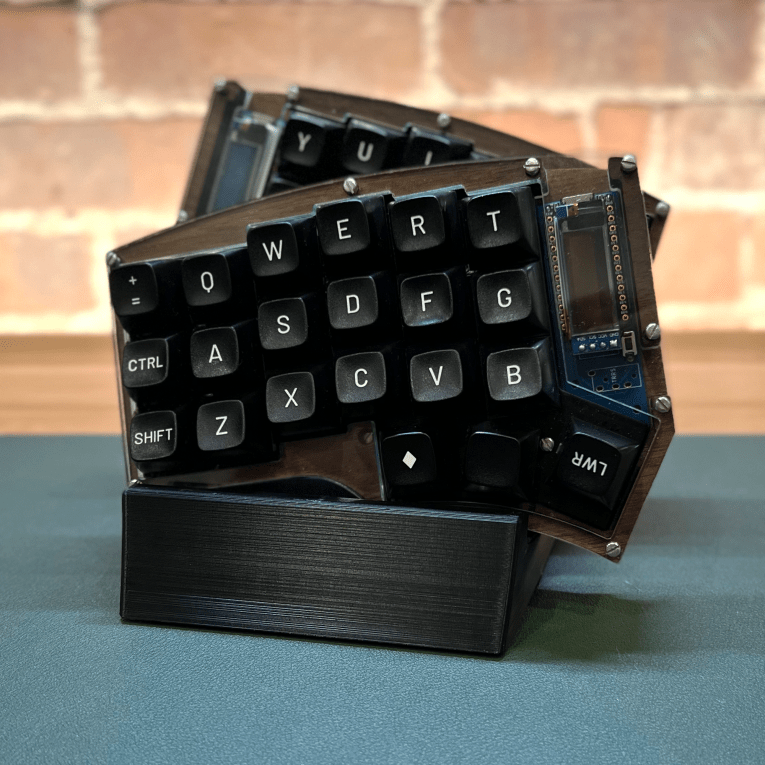 Split Keyboard Display Stand - DIY Keyboards